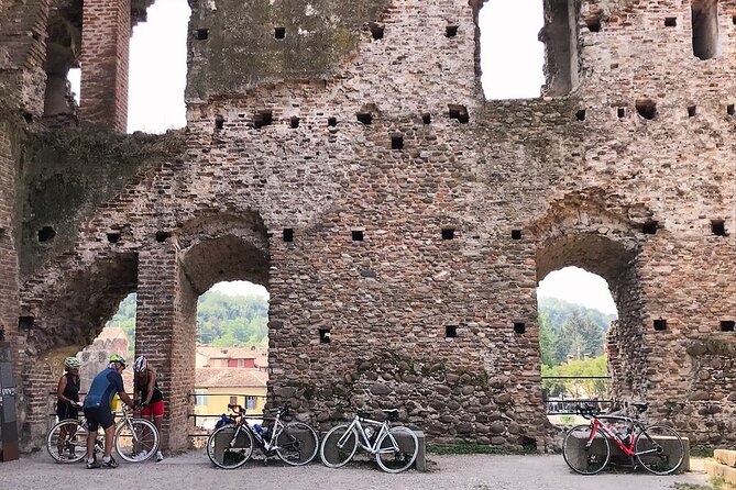 E-bike adventure among medieval castles and old villages - FAQ
