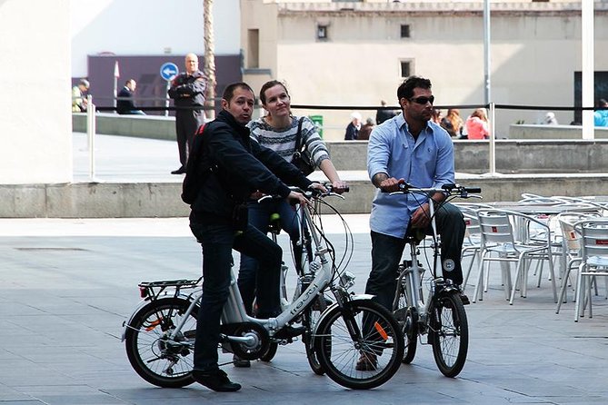 E-Bike Barcelona Highlights & Park Guell in Small Group - Participant Experience