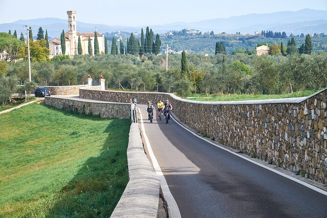 E-Bike Chianti Classico & Tuscany Tour With Wine & Lunch at Farm - Key Points