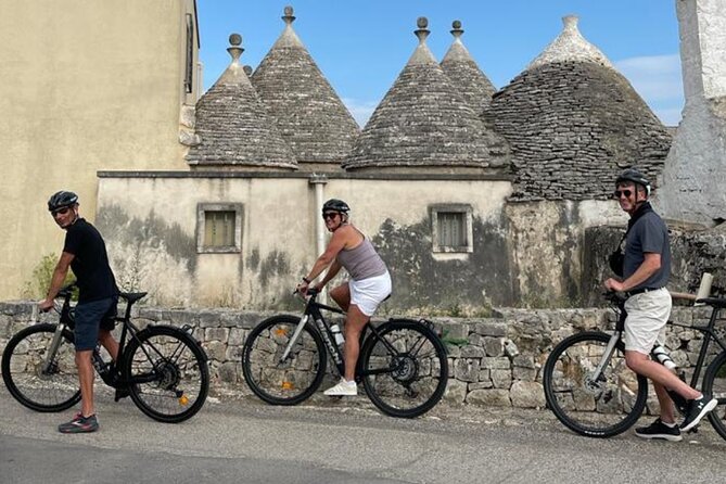 E-Bike, Focaccia and Wine - Connecting With the Local Community