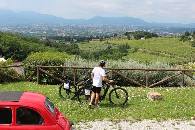 E-bike tour with tasting in the hills of Lucca - The Perfect Match for Curious Travelers