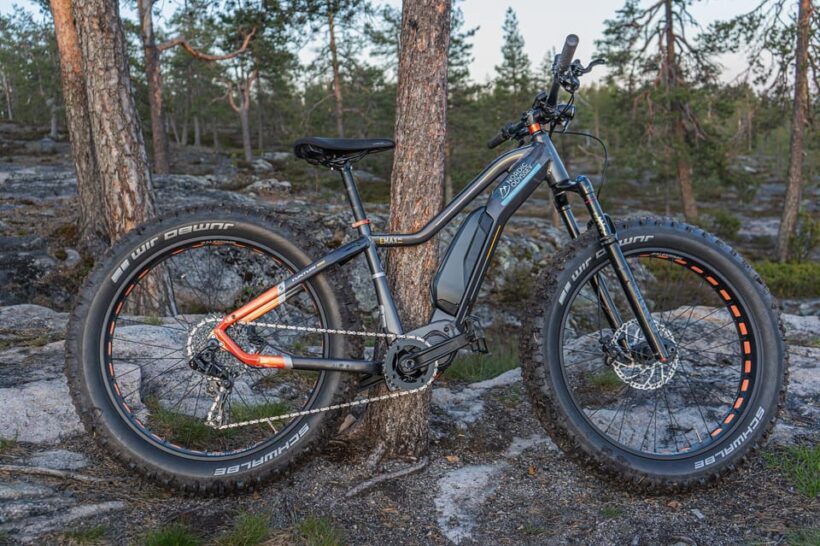 E-FATBIKE TOUR FROM ROVANIEMI UNDER THE MIDNIGHT SUN/SUNSET - Authenticity and Culture