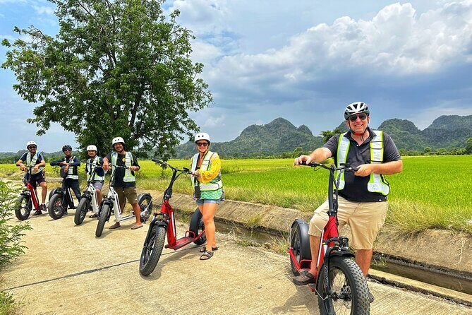 E-Scooter Tour in Kanchanaburi - Visiting a Chinese Temple: A Cultural Insight