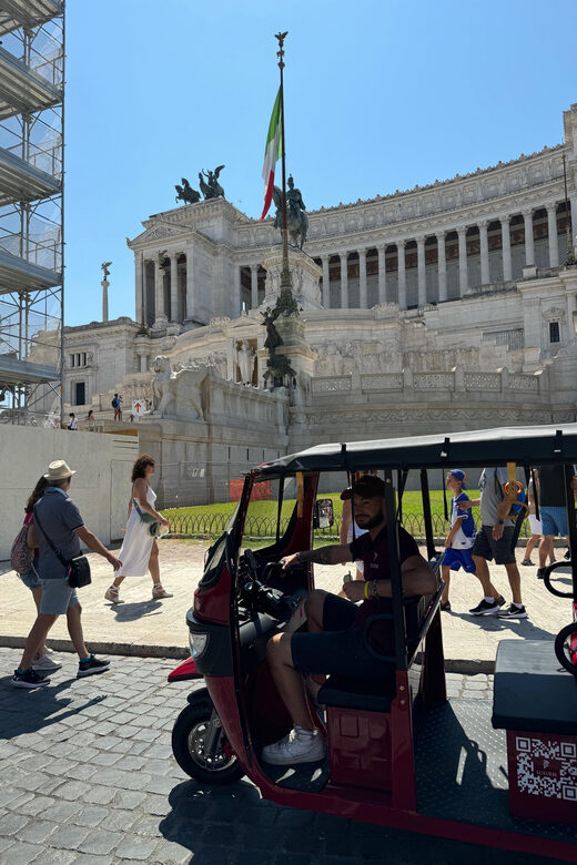 E-Tuk Tour: Rome by Night - Key Points