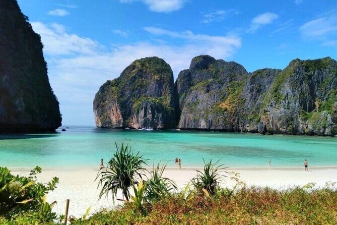 Early Bird Phi Phi and 4 Islands Tour by Speedboat from Krabi - An In-Depth Look at the Tour Itself