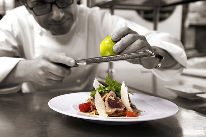 Early Evening Dinner Cruise With Drinks by Bateaux Parisiens - Cruise Departure and Duration