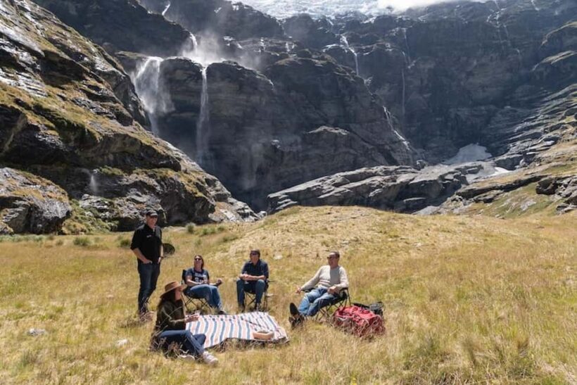 Earnslaw Burn Picnic Helicopter Tour - Key Points