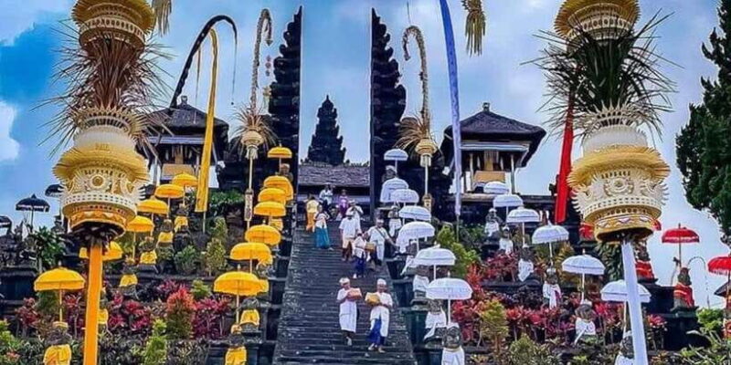 East Bali Tour: Besakih Temple, Lempuyang Gate, Tirta Gangga - The Itinerary in Detail