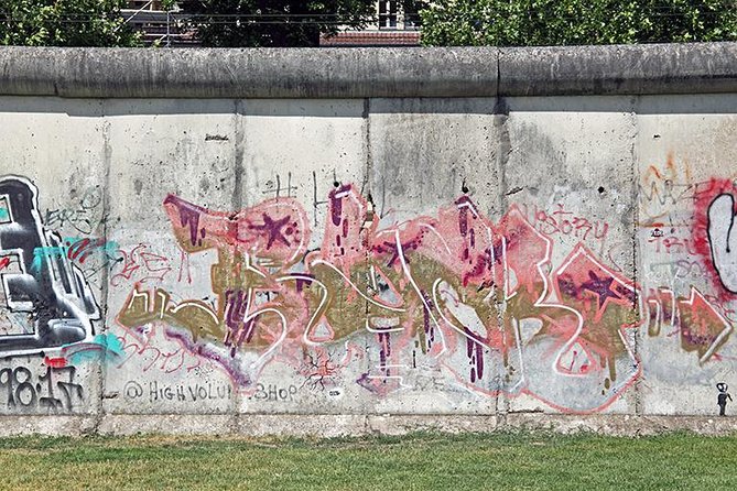 East Berlin and the Berlin Wall 2-Hour Walking Tour - Historical Significance of the Berlin Wall