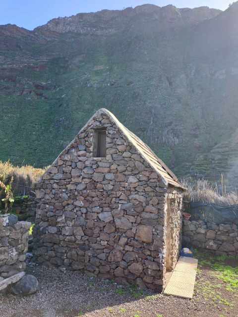 EAST MADEIRA:,Peaks, Forest walk,Thatched Roofs, Rum factory - The Sum Up