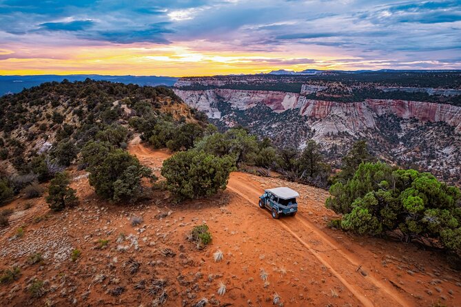 East Zion: Zion Cliffs Sunset Jeep Tour - Jeep Experience