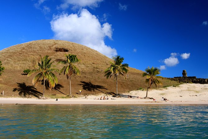 Easter Island Full-Day Tour: Ahu Tongariki, Rano Raraku and Anakena Beach - Exploring Ahu Akahanga