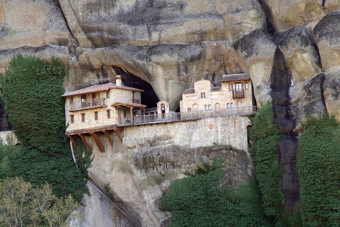 Easy Hiking Adventure at Meteora - The Sum Up