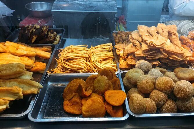 Eat Like a Local! Beijing Private 2 Hour Breakfast Tour in Hutong - Transportation and logistics