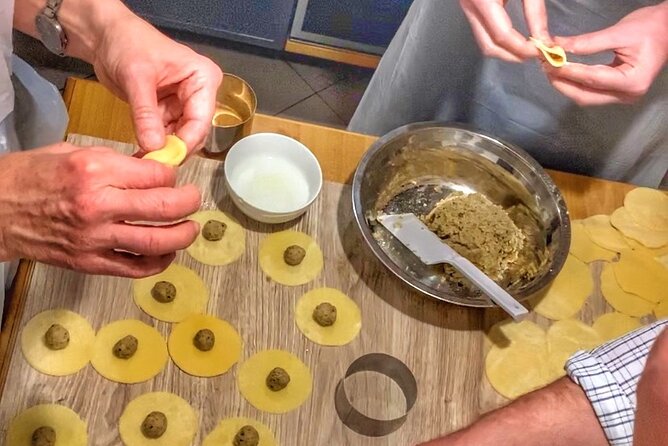 Eat Like a Local - Accessibility and Class Details