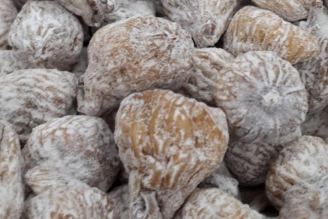 Eat & Tell Portos Tale: the Historical Tour That Goes Through Your Stomach! - Exploring Sao Bento Railway Station