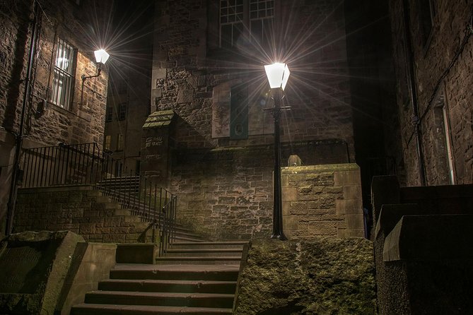 Edinburgh 2 Hour Nighttime Ghost Tour Italian Tour Guide - Additional Information