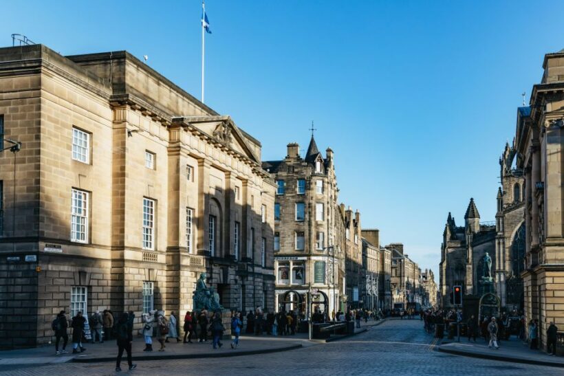 Edinburgh: 3-Hour Guided Walking Tour - Strolling Along the Royal Mile