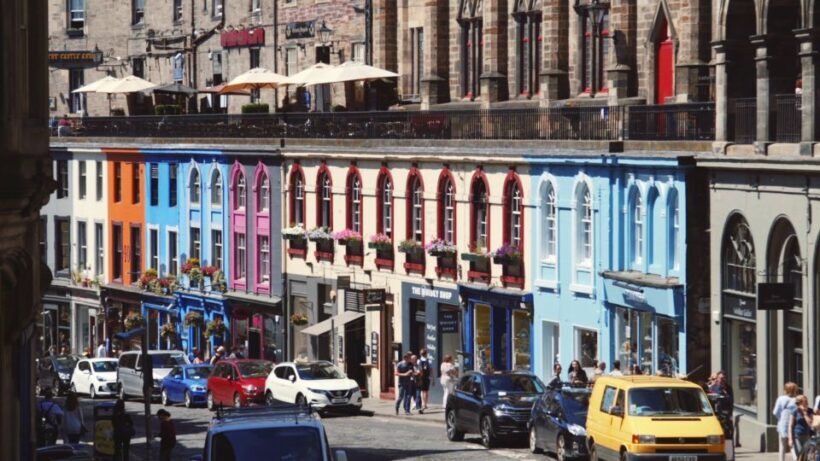 Edinburgh: 3-Hour Historical Walking Tour in Spanish - Key Points