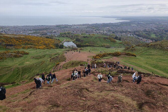 Edinburgh: Arthurs Seat Hike With Local Guide - Ideal for Solo Travelers and Groups