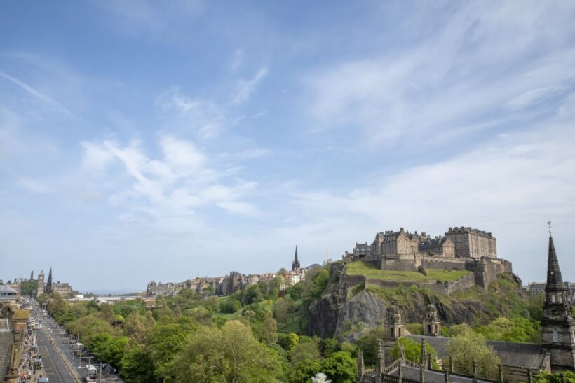 Edinburgh Castle: Guided Walking Tour with Entry Ticket - Key Points
