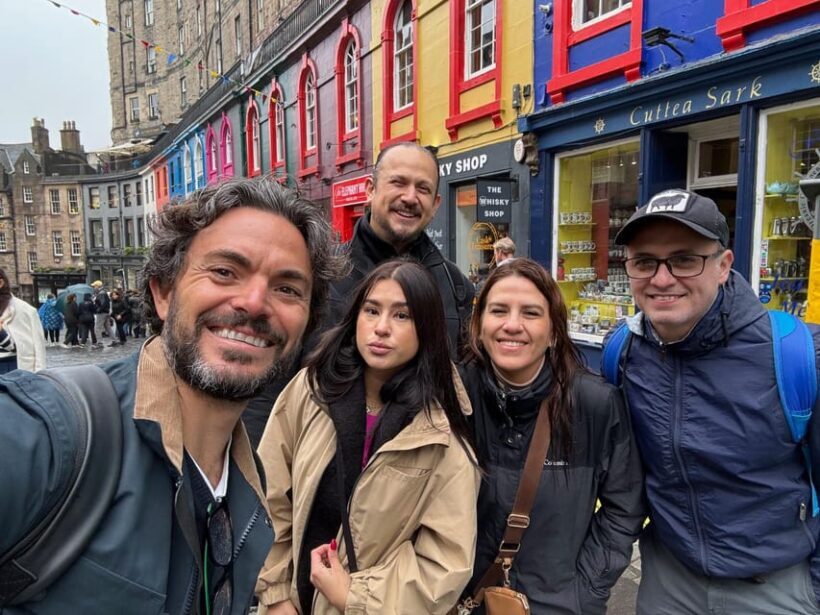 Edinburgh Castle & Royal Mile Walking Tour - Ticket Included - Key Points