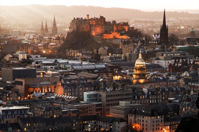 Edinburgh Castle & Royal Mile Walking Tour - Ticket Included - Practicalities and Considerations