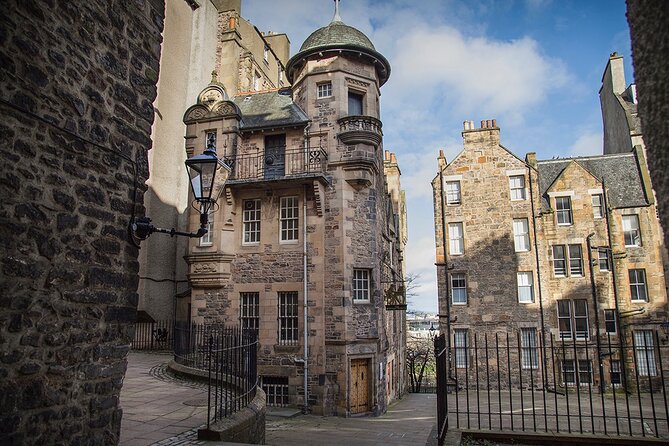 Edinburgh Castle & Royal Mile Walking Tour - Ticket Included - Tips for a Great Experience