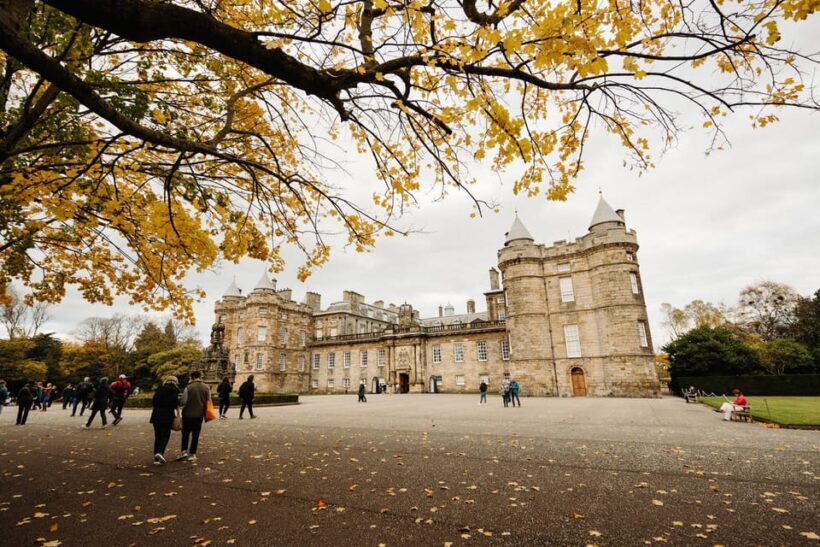 Edinburgh Castle: VIP Early Access & Royal Mile & Holyrood - Practical Aspects and Included Features