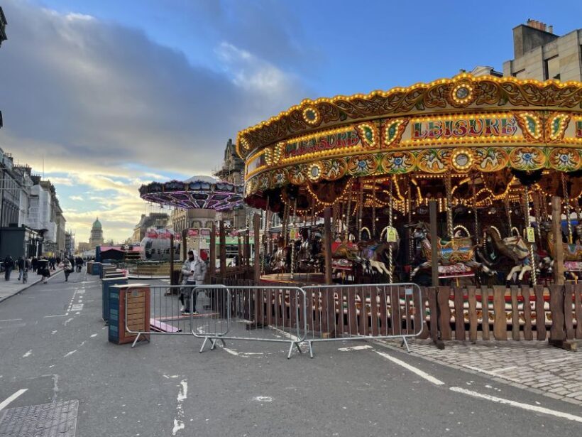 Edinburgh: Christmas Walking Tour with Gingerbread Treat - The Sum Up