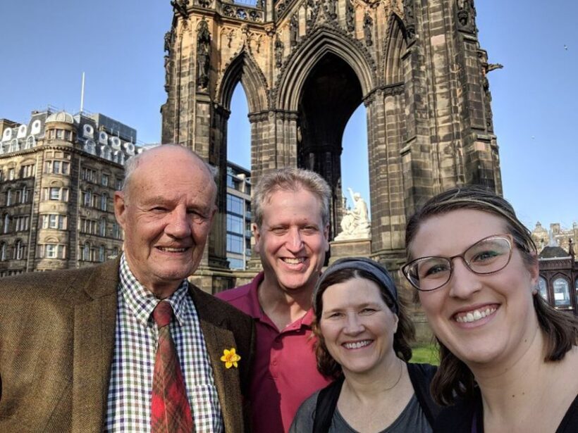 Edinburgh: City Highlights Private Guided Walking Tour - The Experience You Can Expect