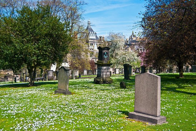 Edinburgh Darkside Walking Tour: Mysteries, Murder and Legends - Who Should Consider This Tour?