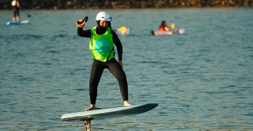 Edinburgh: Fly Over Water On an Electric Hydrofoil Surfboard - The Experience in Detail