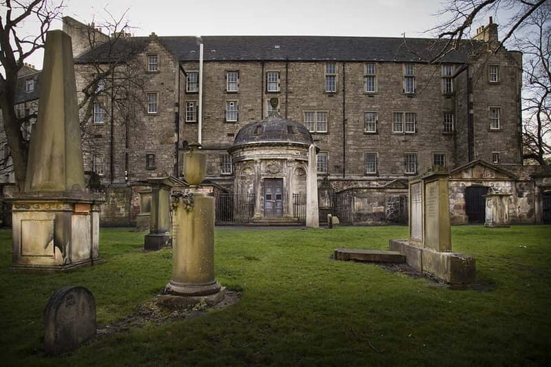 Edinburgh: Full-Day Walking Tour with Edinburgh Castle - The Cost and Its Value