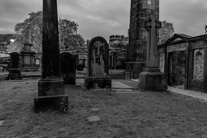 Edinburgh Ghost Tour: Mysteries, Legends and Murders - An In-Depth Look at the Tour Experience