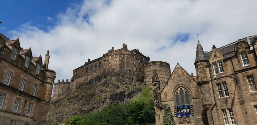 Edinburgh: Guided Tour in French - A Closer Look at the Itinerary