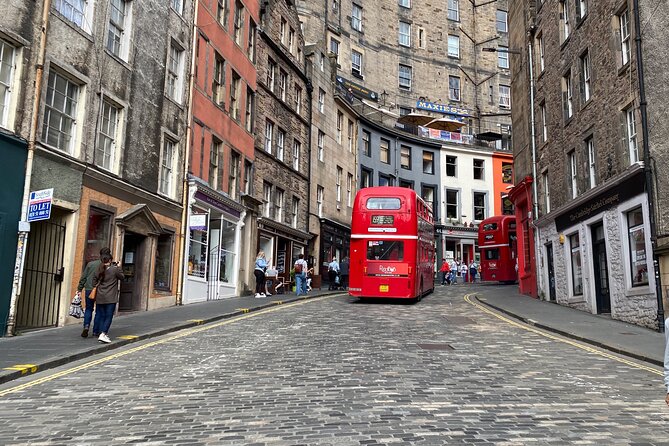 Edinburgh Half Day Guided Private Tour in a Premium Minivan - Exploring Edinburghs Major Sights