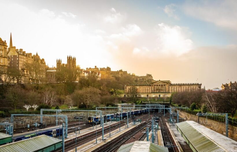 Edinburgh: Harry Potter Tour & Palace of Holyrood Entry - Practical Tips
