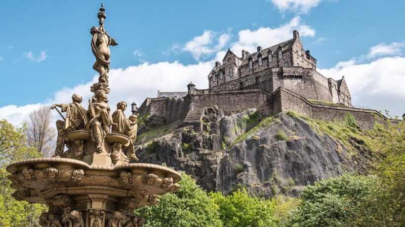 Edinburgh: Harry Potter Wizard Walking Tour, Kids Join Free - Ending at Edinburgh City Chambers