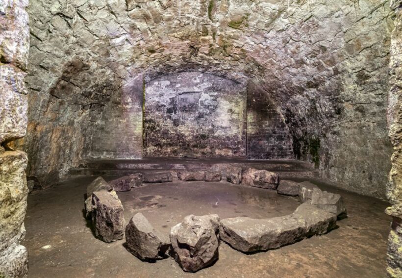 Edinburgh: Haunted Underground Vaults and Graveyard Tour - What to Expect from the Haunted Vaults and Graveyard Tour