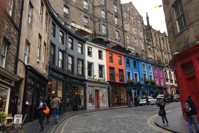 Edinburgh: History Lovers Old Town Walking Tour - Major Attractions and Hidden Gems