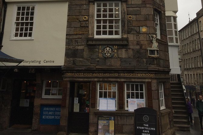 Edinburgh: History Lovers Old Town Walking Tour - Princes Street Gardens