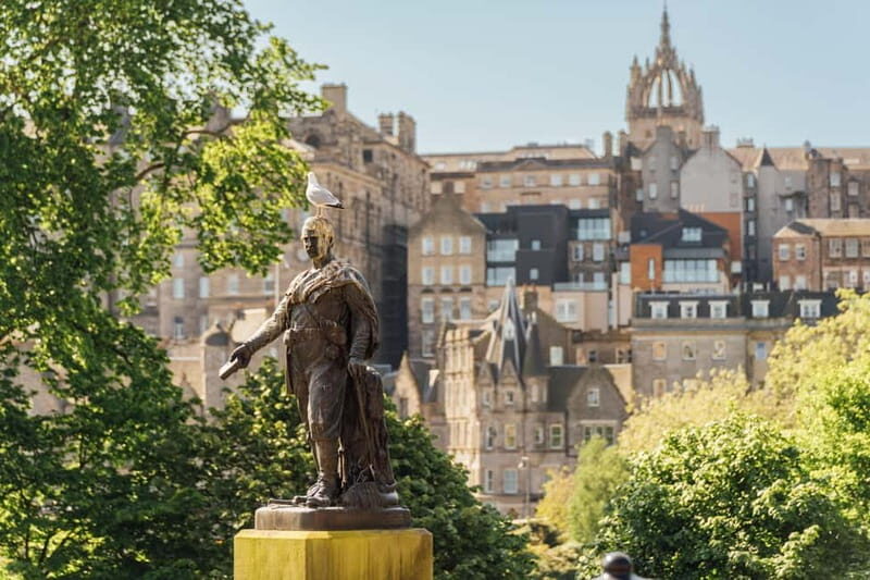 Edinburgh: Hop-On, Hop-Off Bus Tour City & Britannia Combo - Key Points