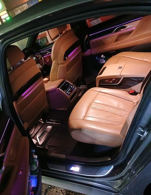 Edinburgh: Luxury Car and Driver Hire with Unlimited Mileage - An In-Depth Look at the Edinburgh Luxury Car Tour