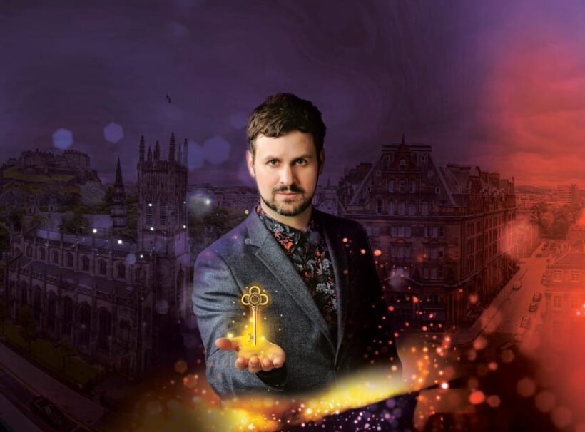 Edinburgh: Magic show, with famous magician, in luxury hotel - An Inside Look at the Experience