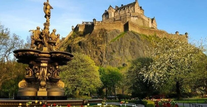 Edinburgh: Must-See Attractions Guided Walking Tour - Who Should Consider This Tour?