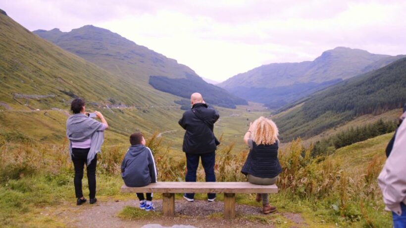 Edinburgh: Oban, Kilchurn Castle & Inveraray Tour in Spanish - Key Points