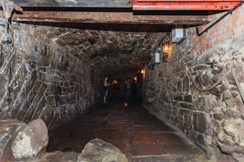 Edinburgh: Old Town and Underground Historical Tour - Detailed Review of the Edinburgh: Old Town and Underground Tour