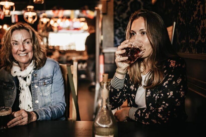 Edinburgh: Old Town Guided Walking Tour and Beer Tasting - Key Points