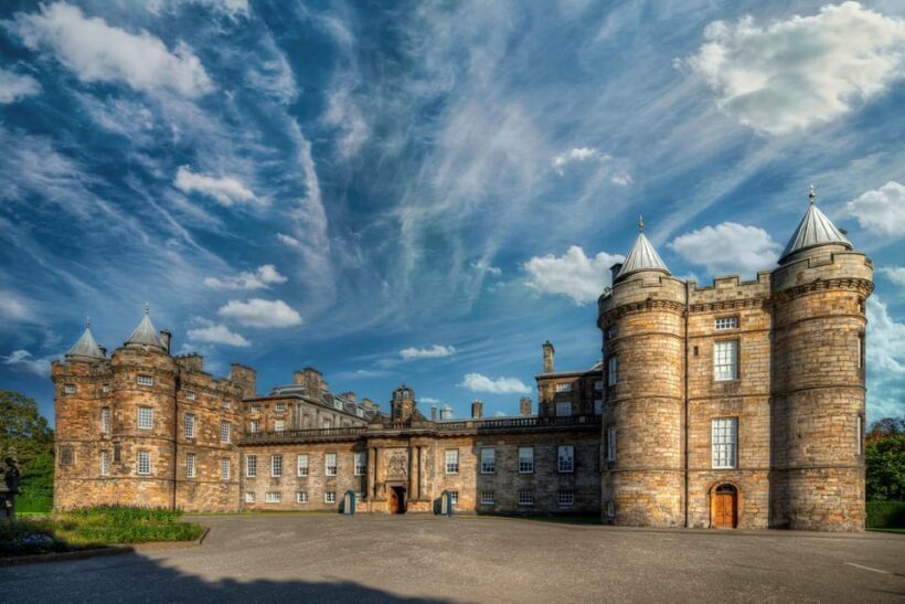 Edinburgh Old Town Highlights Private Guided Walking Tour - The Sum Up